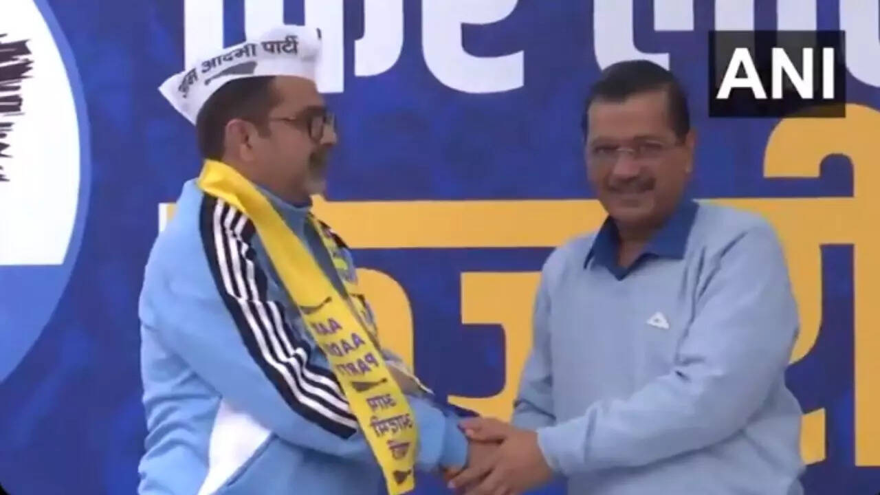 Avadh Ojha joins AAP: मोटिव्हेशनल स्पीकर आणि शिक्षक अवध ओझा सरांची ...