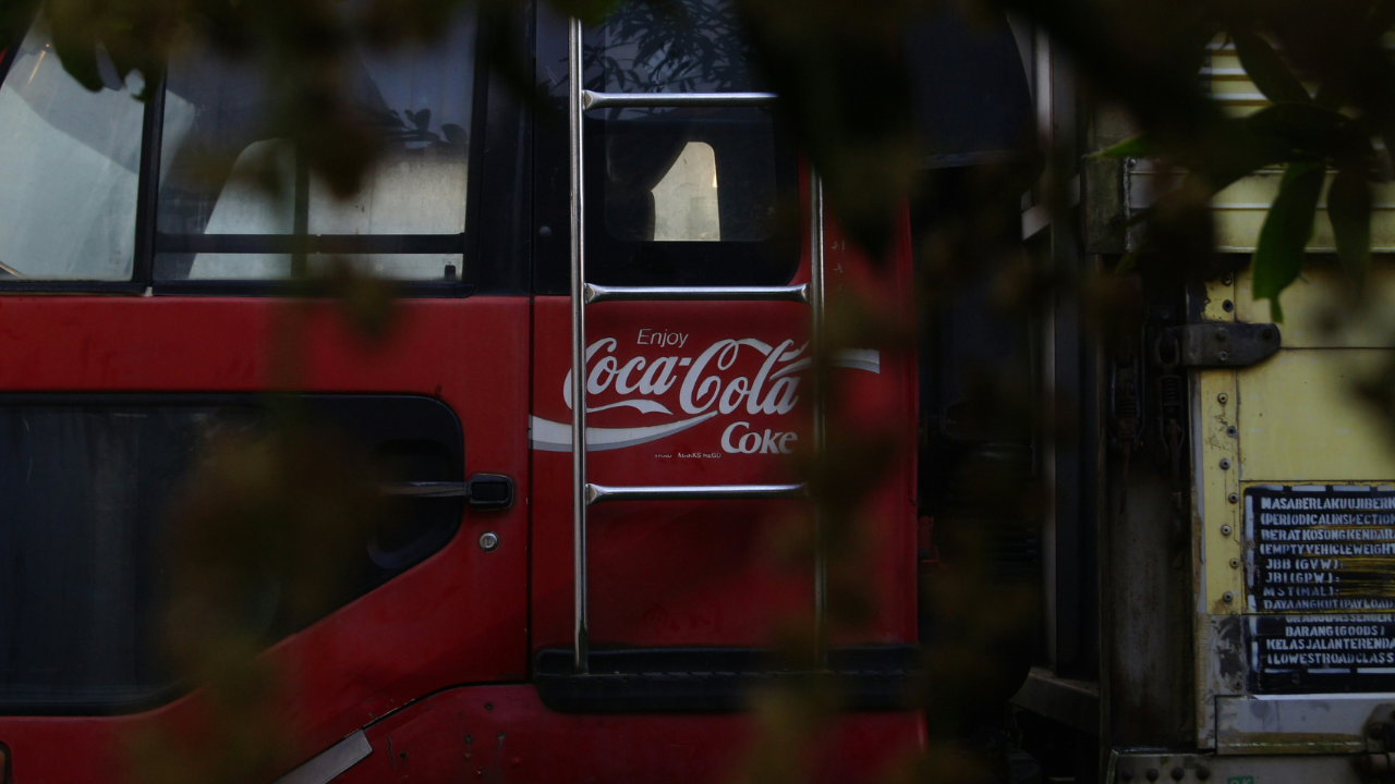 Coca Cola Truck Full Of Kids? Video From Chicago Sparks 'Trafficking ...