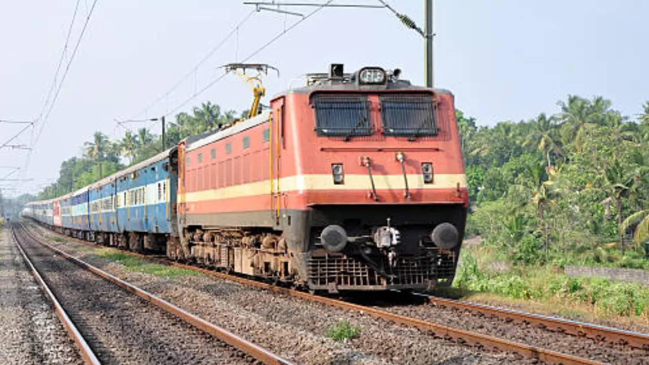 New Year Special Trains: कोकणात जाणाऱ्या प्रवाशांची चांदी, नववर्षासाठी ...