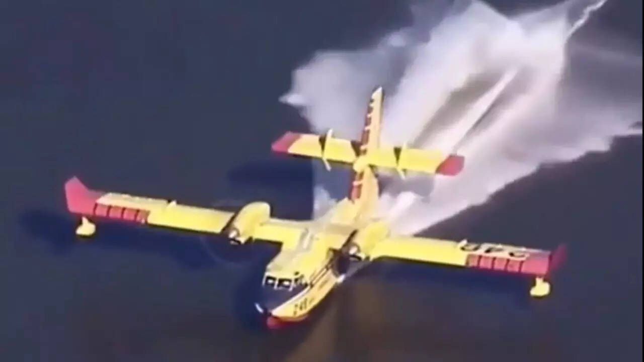 1600 Gallons Water In 12 Seconds: Canadian Super Scoopers Lead ...