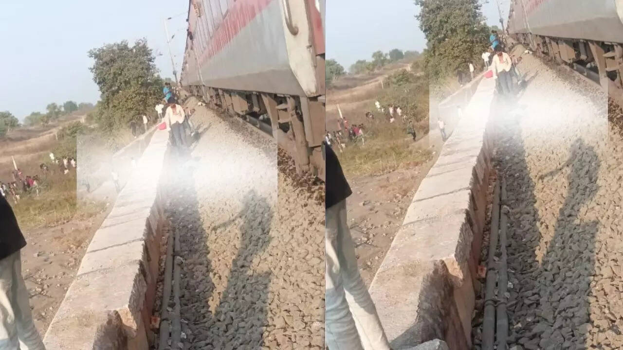 Pushpak Express Accident: 11 Killed as Passengers Run Over by Another ...
