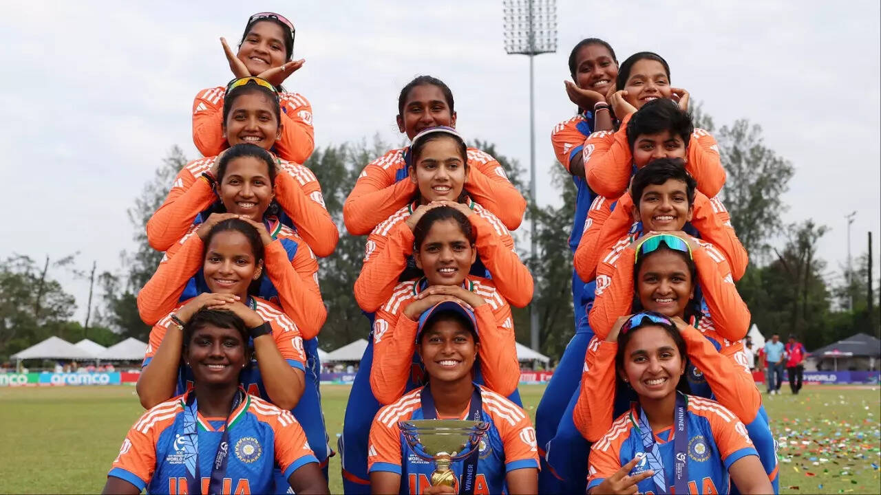 Niki Prasad Emulates Virat Kohli's Feat, India Girls Run Around ...