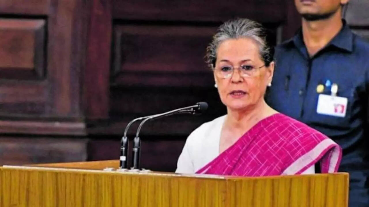 Sonia Gandhi Faces Privilege Motion Over 'Poor Lady' Remark Against President, BJP Seeks ...