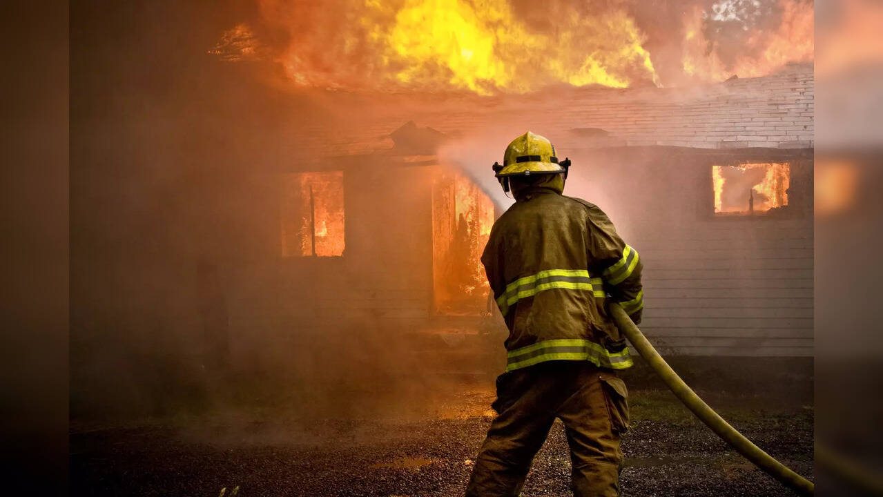 Coronado Fire: Crew Responding To Structure Fire, 6th Street Closed ...