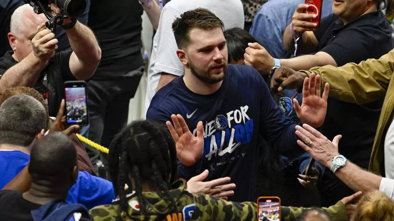 Lakers Coach JJ Redick Takes A Significant Shot At Nico Harrison And Mavericks | Times Now