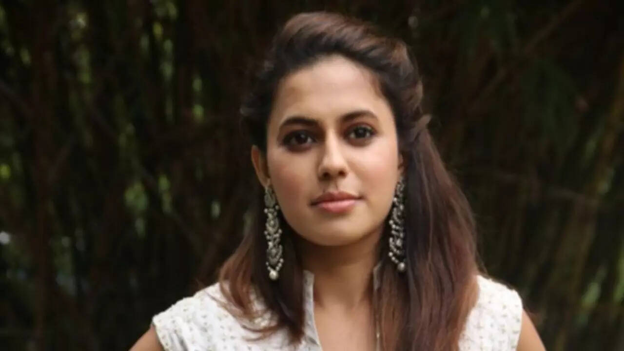 4 Dubai Trips in 15 Days, Similar Attire: Suspicions That Led To Kannada Actress Ranya Rao's ...