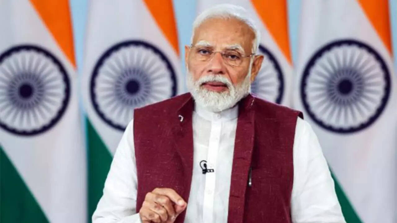 A Digital Tribute: PM Modi To Let Women Run His Social Media Account ...