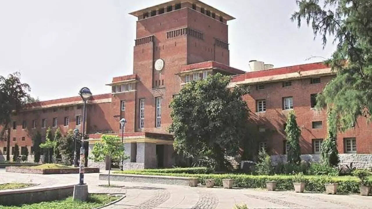 DU Admissions 2025: Delhi University Releases UG Brochure With CUET ...