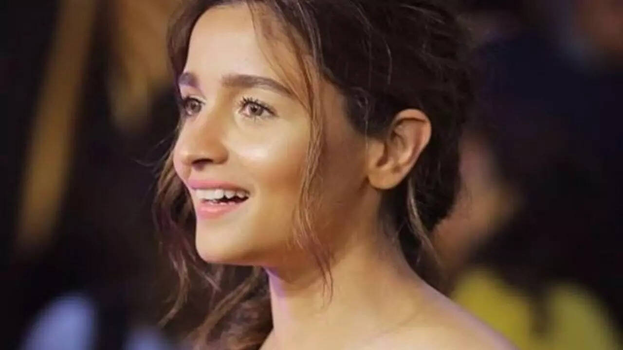 Here are the best eye makeup trends to rock for the Christmas party ...