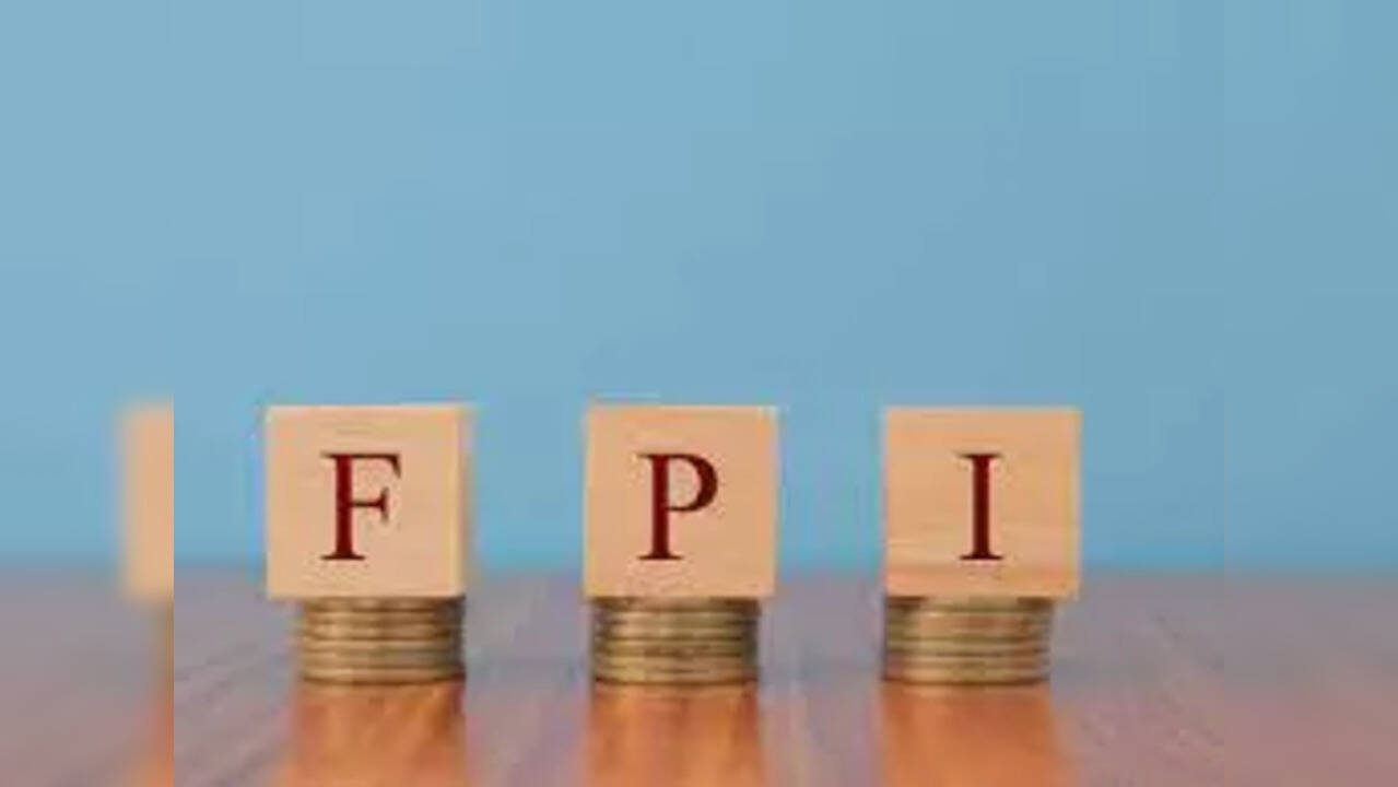 FPI outflow shoots past Rs 1 lakh crore mark in 2022 | Economy News ...