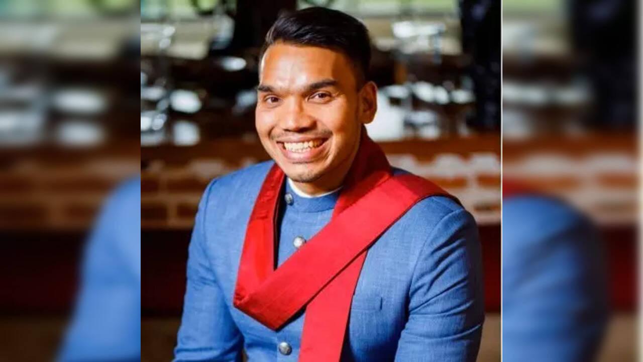 Namal Rajapaksa, cabinet minister and son of Sri Lanka PM resigns from ...