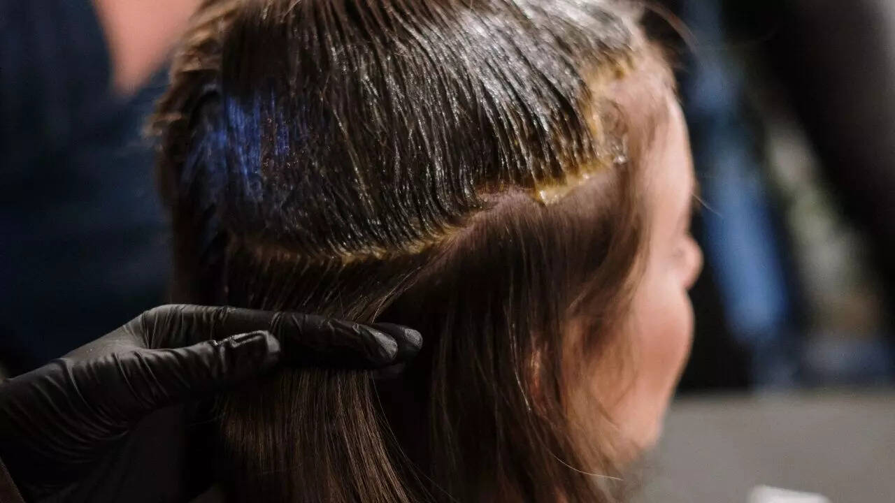 Exhausted of your hair colour wearing off within a week? Expert shares ...