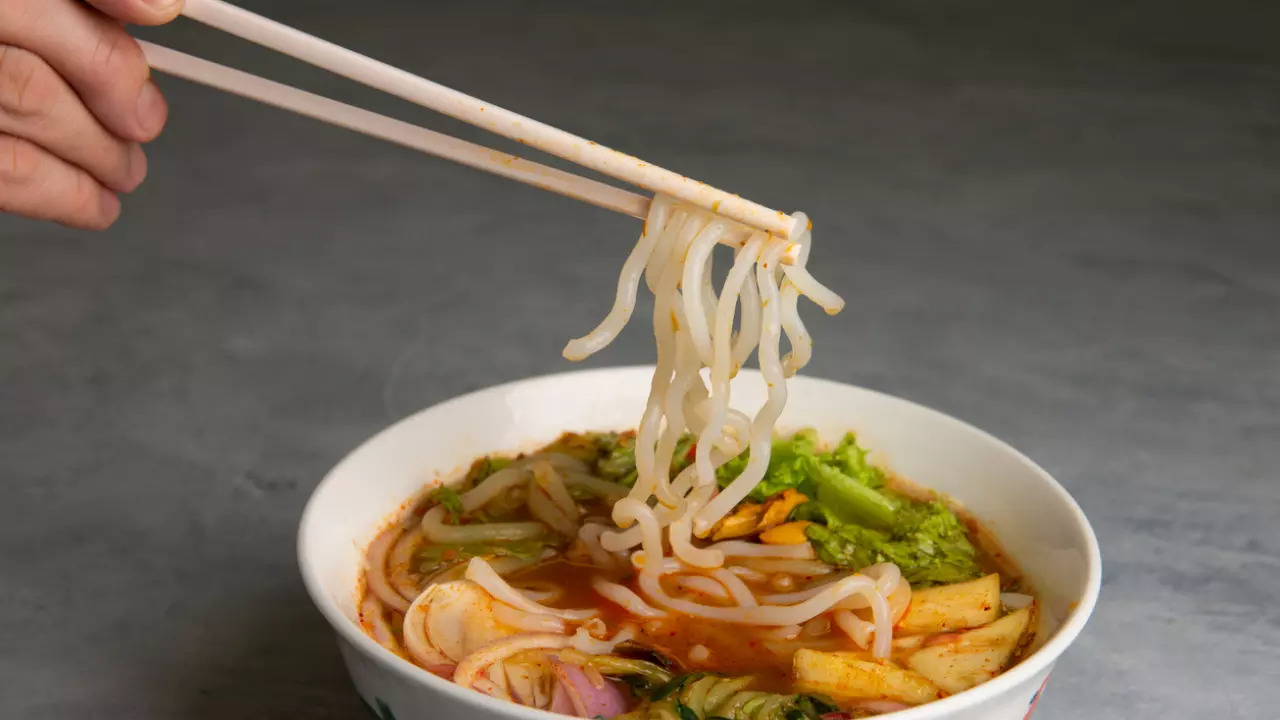 Japan: Researchers develop electric chopsticks to enhance salty taste ...