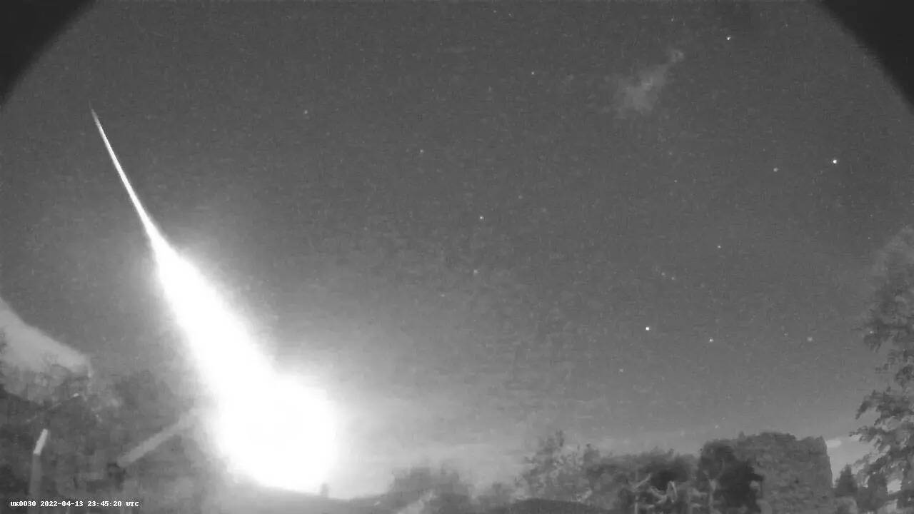 Massive meteorite spotted in England, Scientists launch a public ...