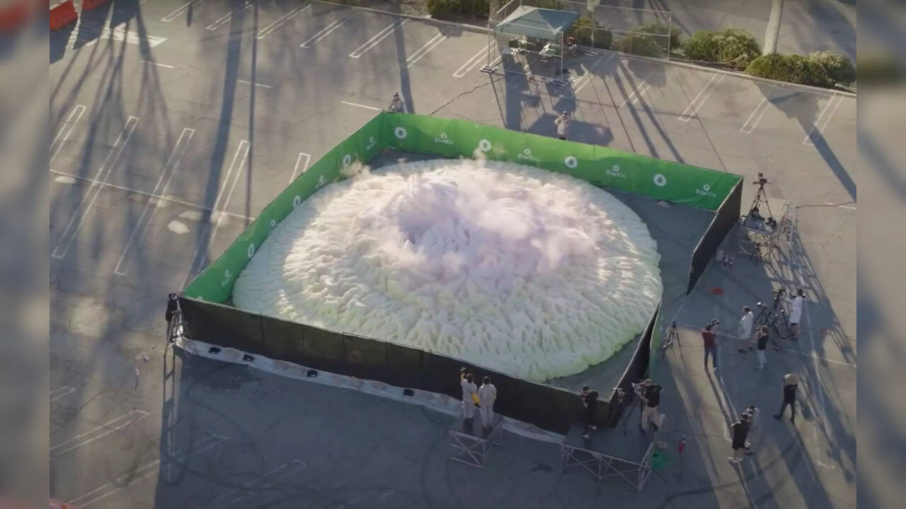 Watch: Gigantic Elephant's Toothpaste experiment breaks Guinness World ...