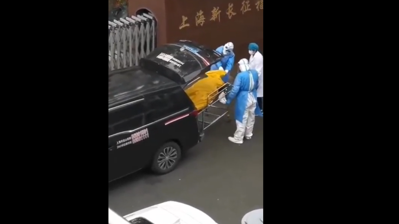 Man escapes being buried alive after mortuary workers spot his body ...