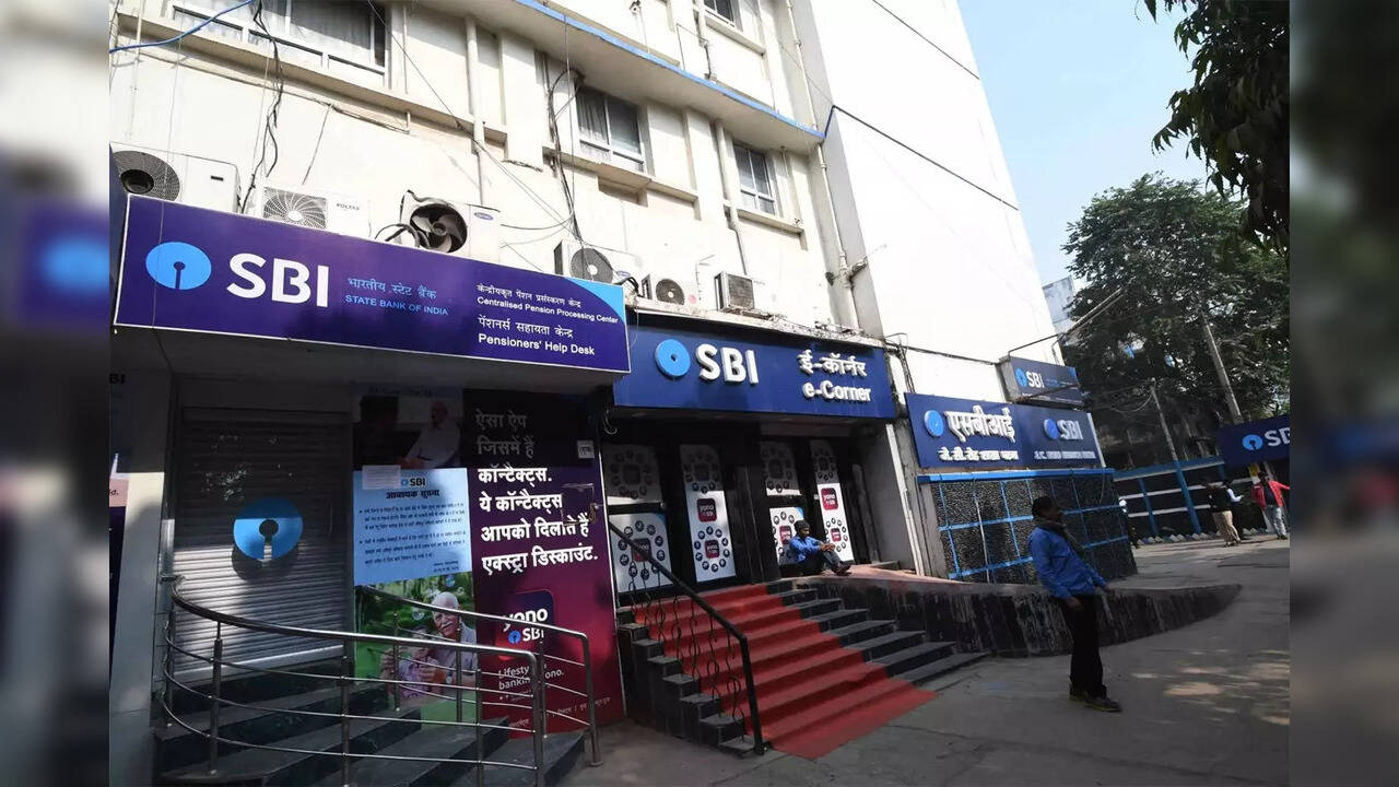 SBI board okays $2 billion fund raise in FY23 | Industry News, Times Now
