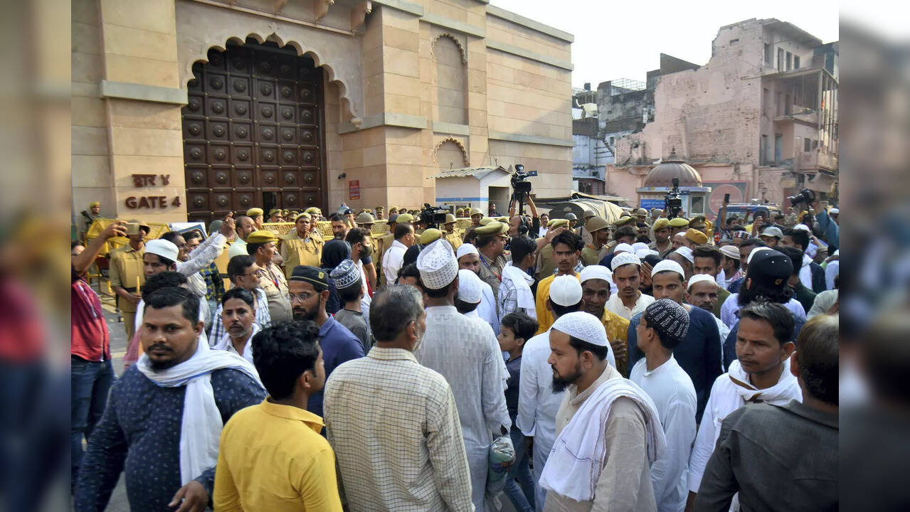 Gyanvapi case: Exclusive photos of basement, where masjid side is ...