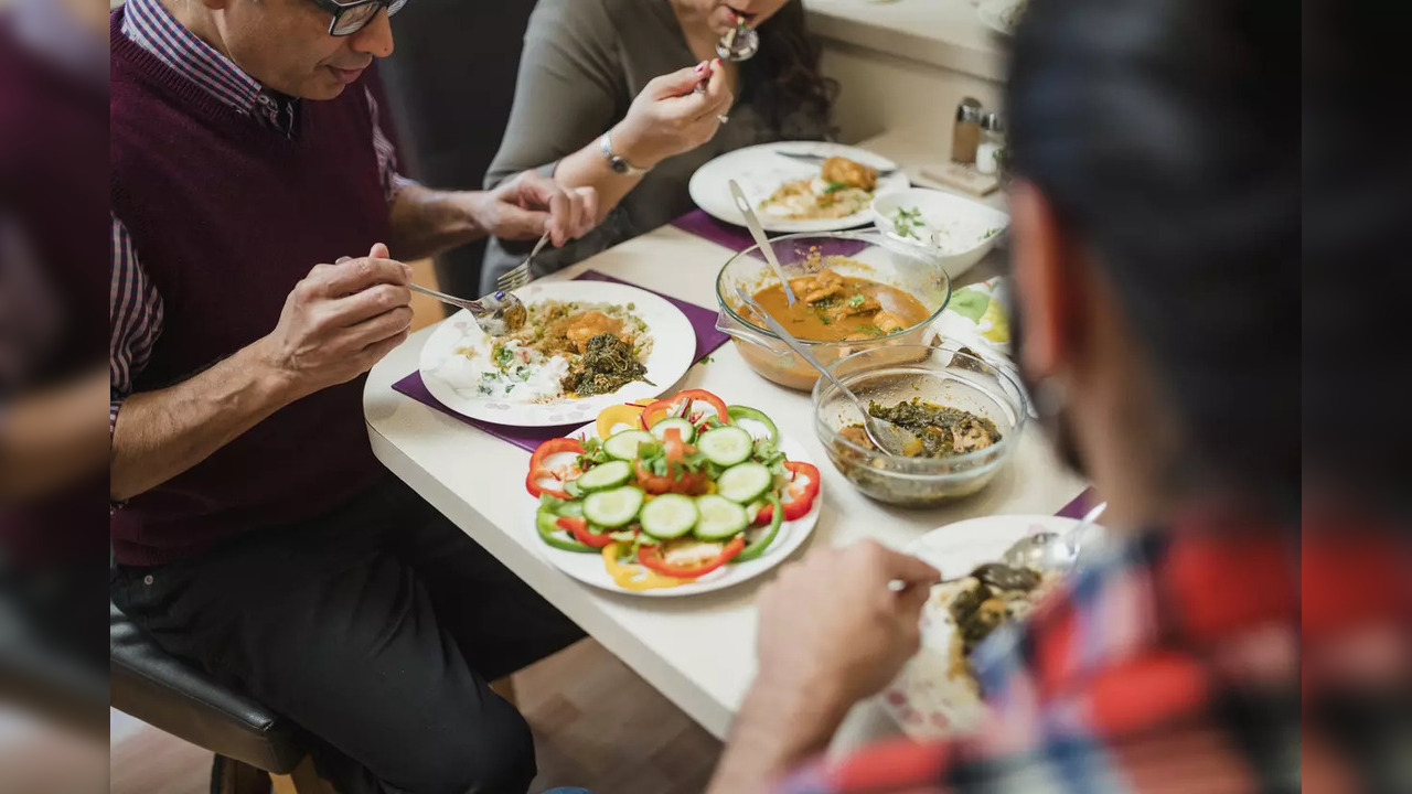 Beat stress-related damage with diet, study reveals a pro tip | Health ...