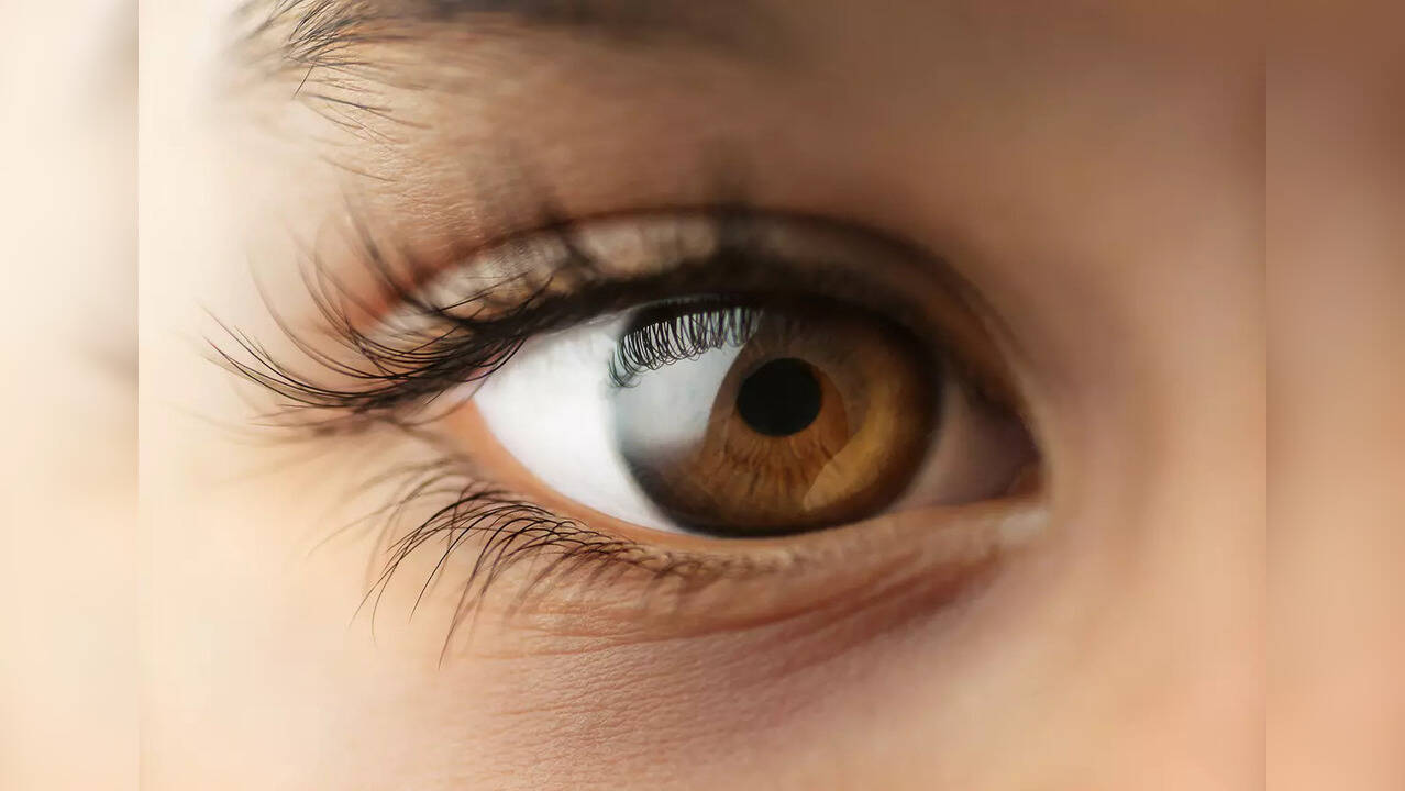 Glassy Eyes Know The Causes Of This Glazy Appearance