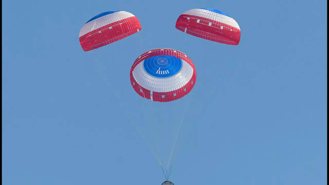 Boeing Starliner capsule safely returns to Earth after completing its ...