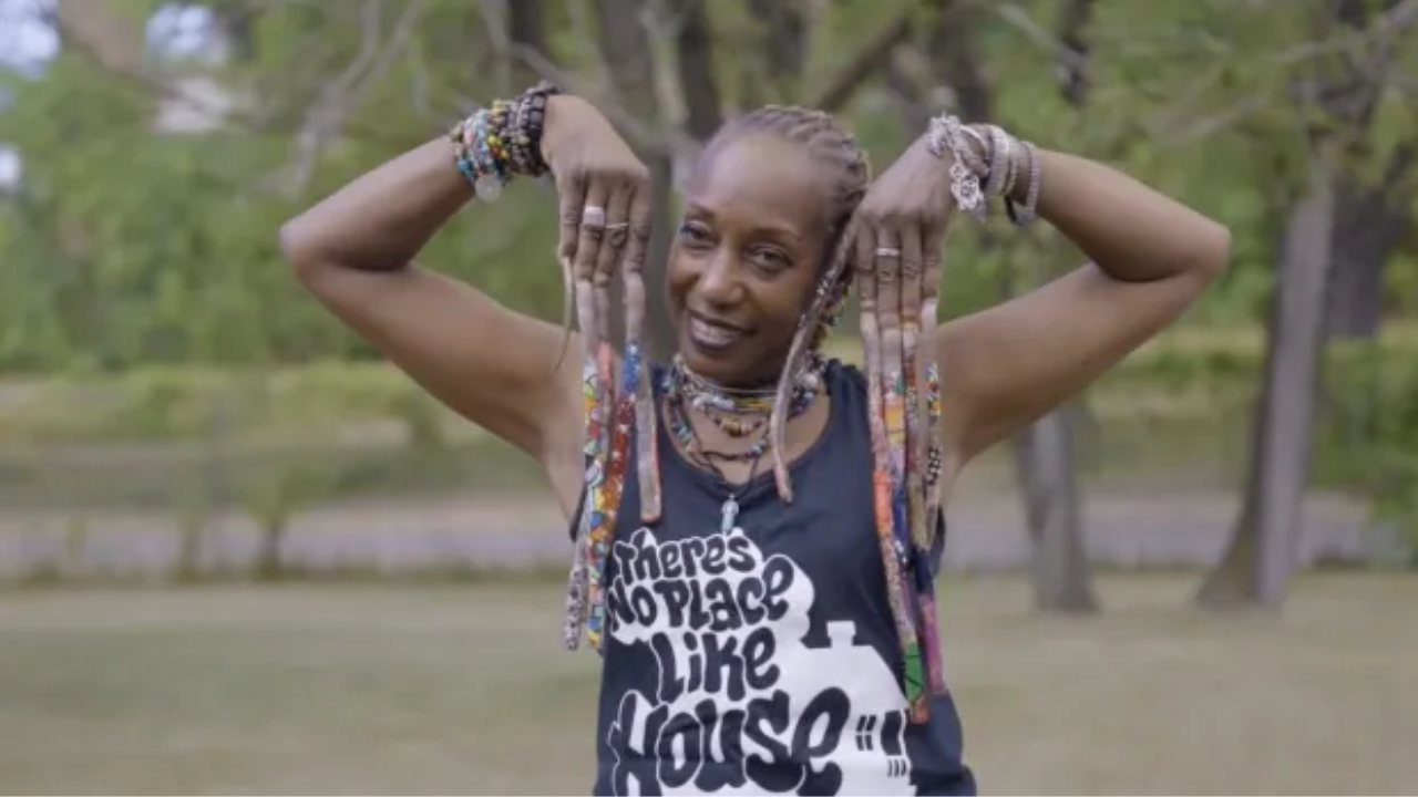 Woman who been growing 12-inch-long nails for 33 years reveals how she ...