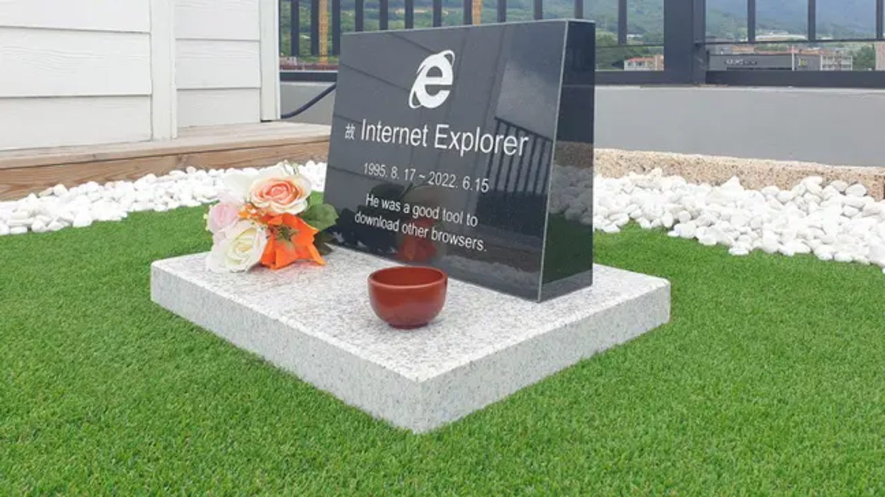 Internet Explorer fan erects gravestone in South Korea after Microsoft ...