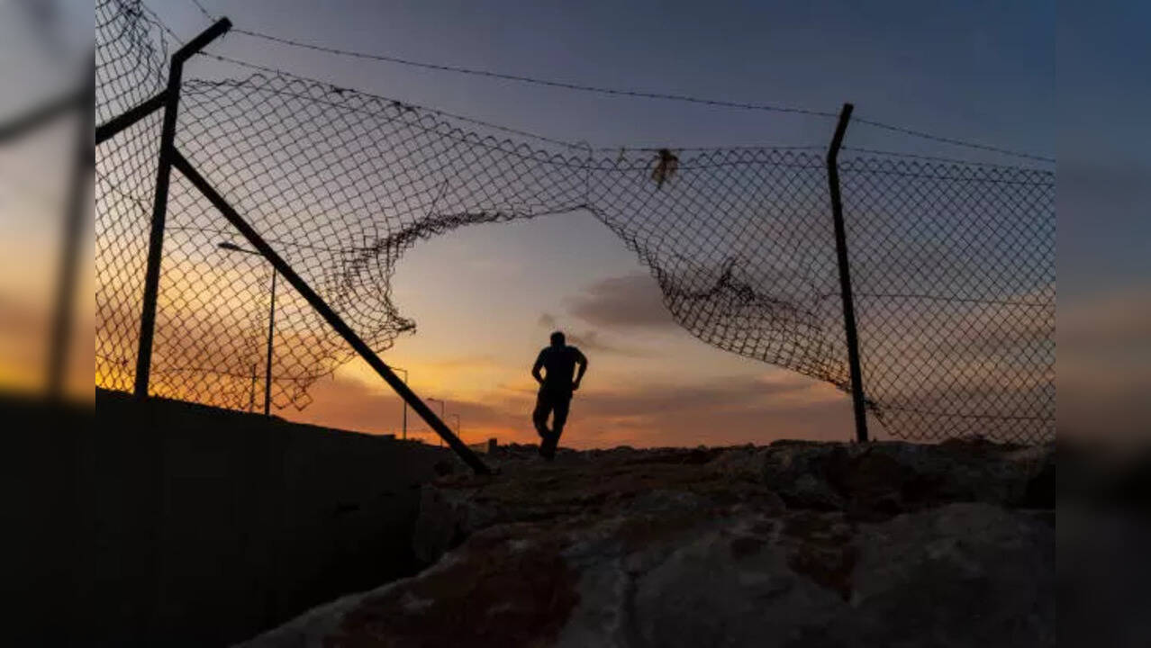 Poland’s border wall with Belarus to keep out migrants reflects the ...