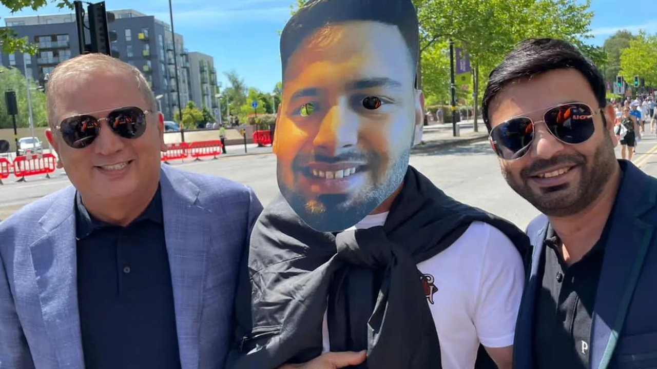 MS Dhoni spotted wearing giant Rishabh Pant mask after 2nd T2OI ...