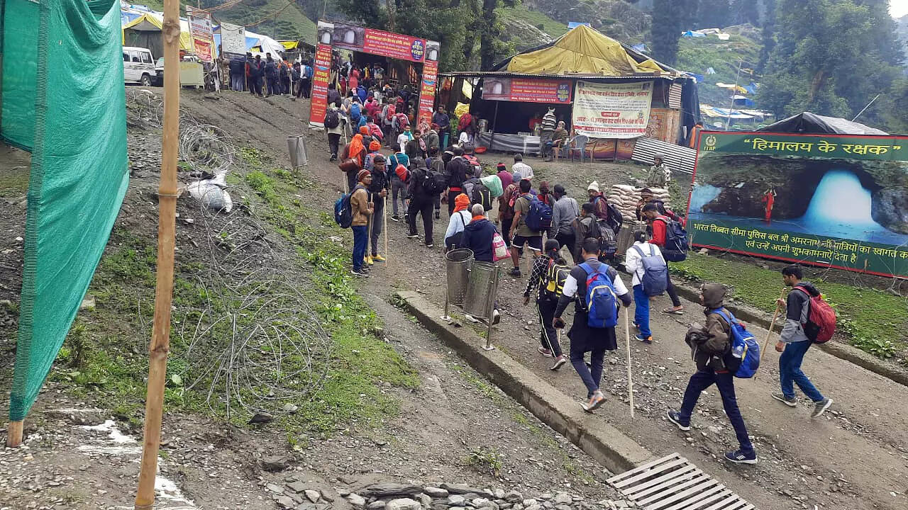 Amarnath Yatra resumes on Baltal route after flash flood tragedy