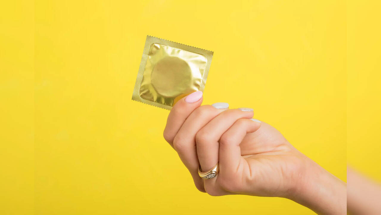 How to use a female condom?