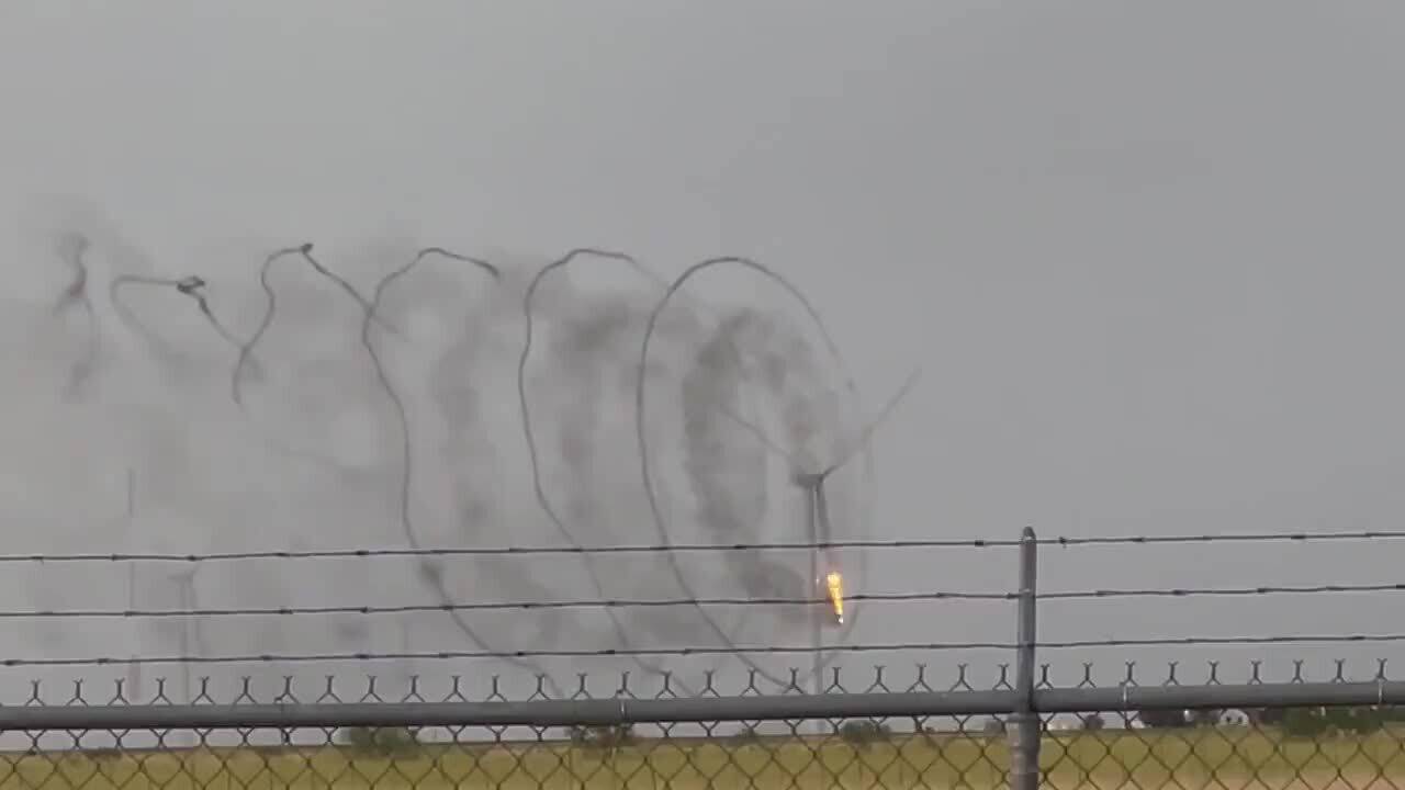 Texas wind turbine catches fire after lightning strike, dramatic ...