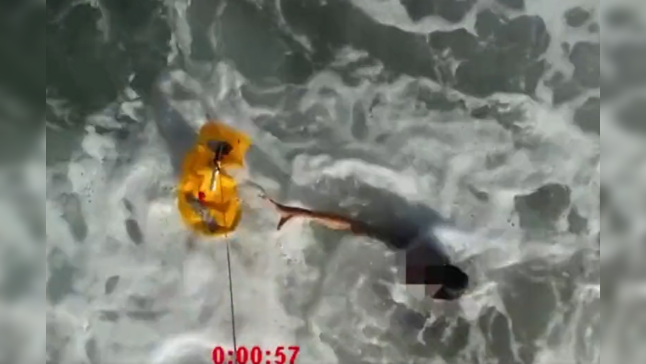 Viral video: A 14-year-old boy was at risk of drowning; watch how a ...