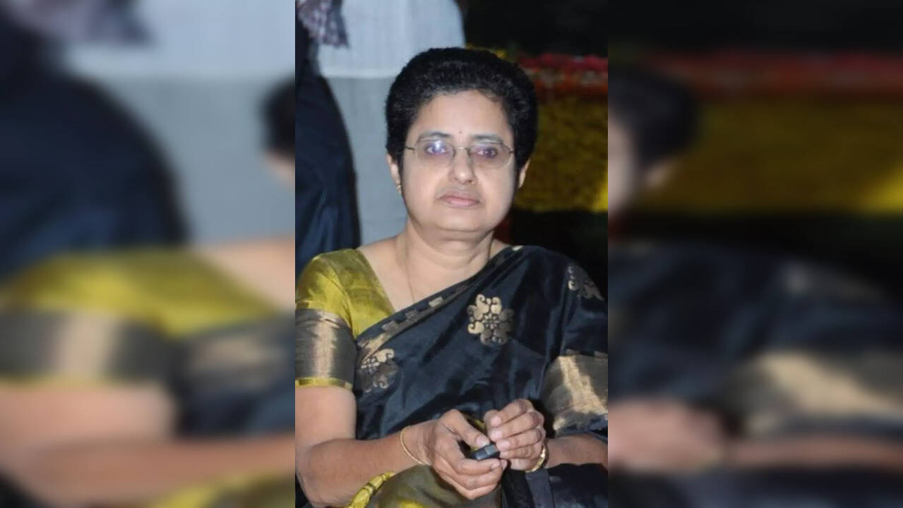 NT Rama Rao's daughter Kanthamaneni Uma Maheswari commits suicide ...