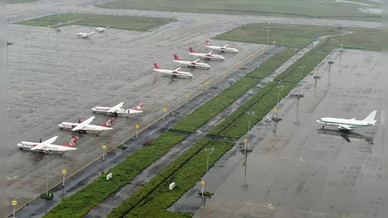 Delhi IGI airport’s fourth runway to start operations by early 2023 ...