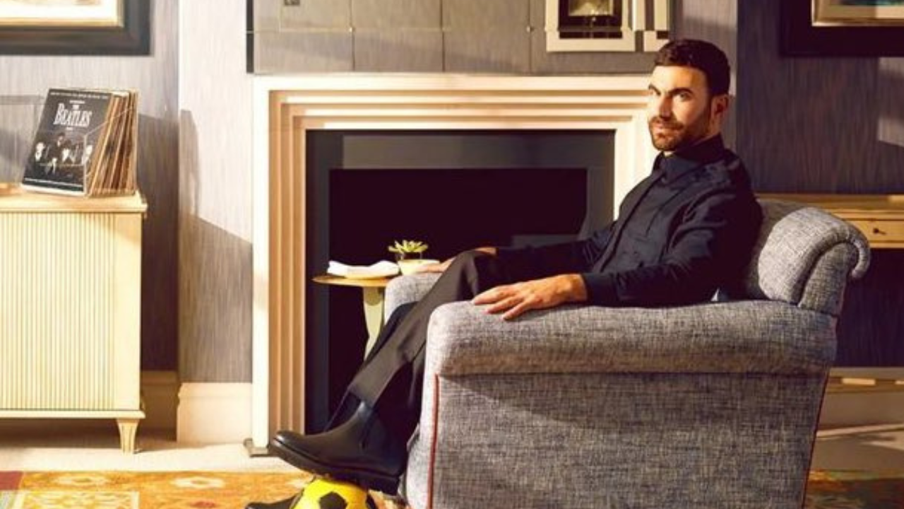 Brett Goldstein reveals he did 400 push-ups to bulk up before his short ...