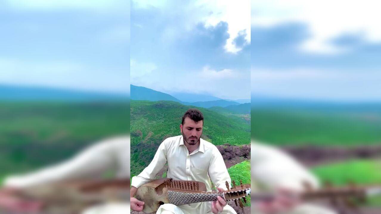 Pakistani musician plays Indian national anthem on his rabab as 'gift ...