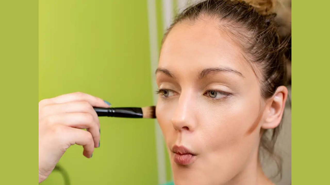 Step-by-step routine on using a lipstick as a contour | Lifestyle News ...