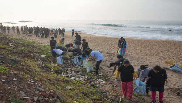 Andhra Pradesh witnesses world's largest clean up drive at Vizag beach ...