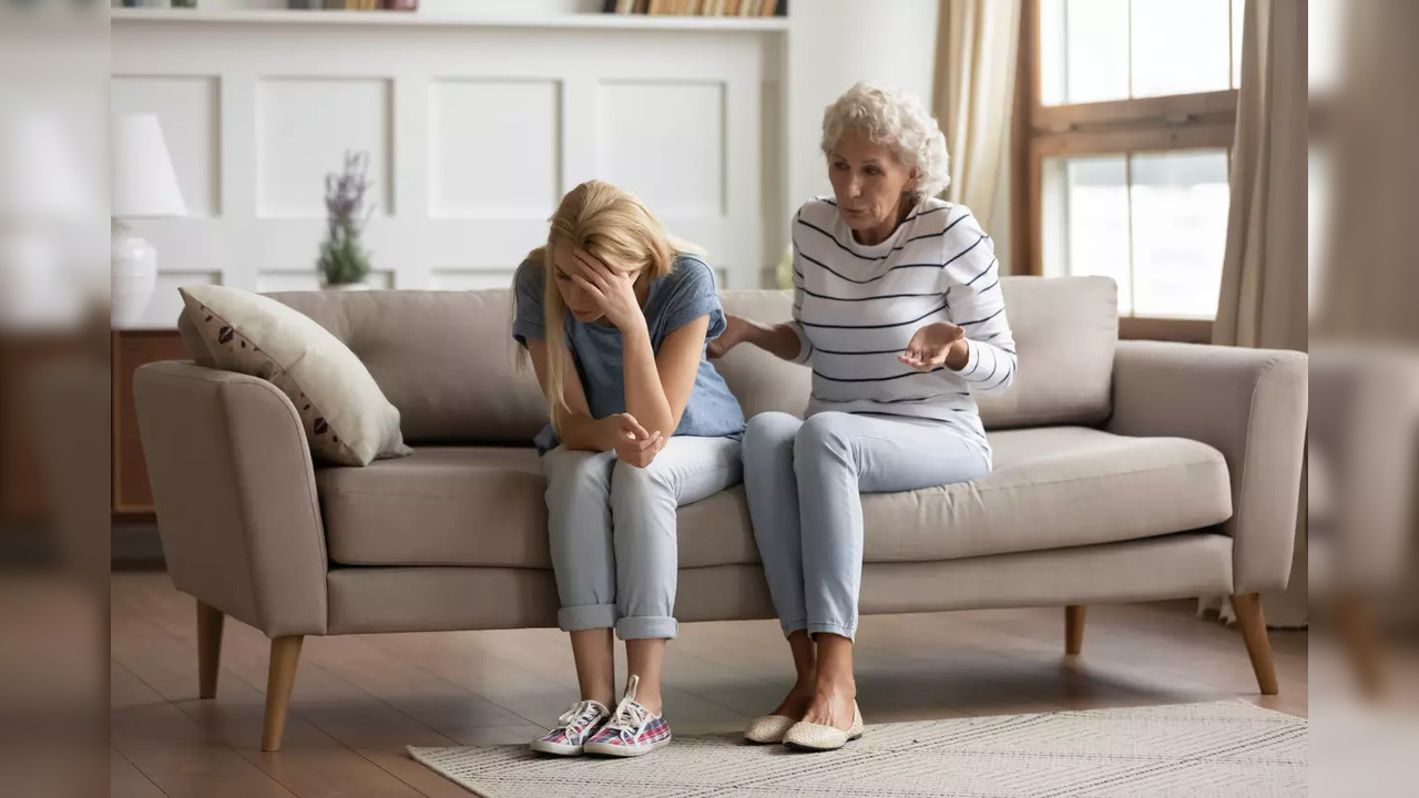 5 signs of toxic parenting and ways to deal with it | Health News ...