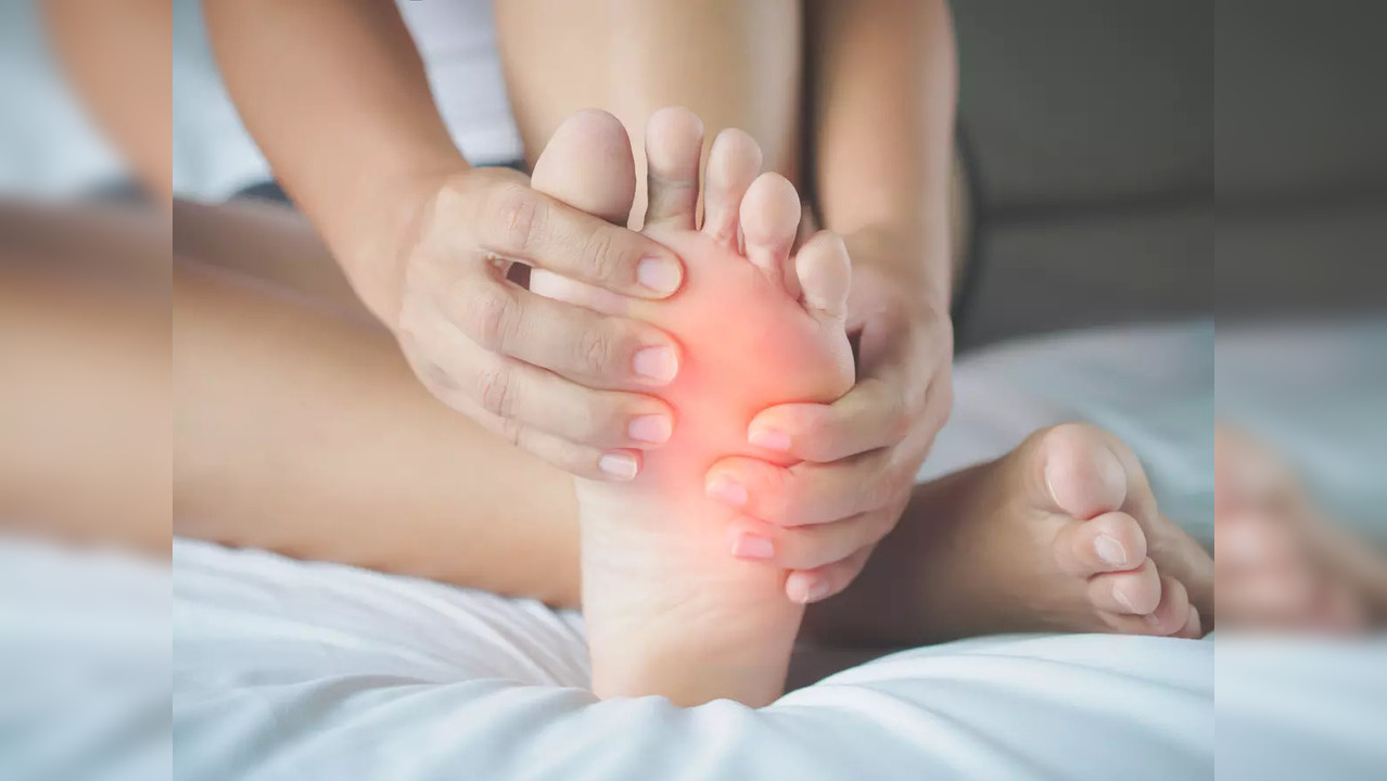 Sore feet? Try THESE home remedies that can help with the swelling ...