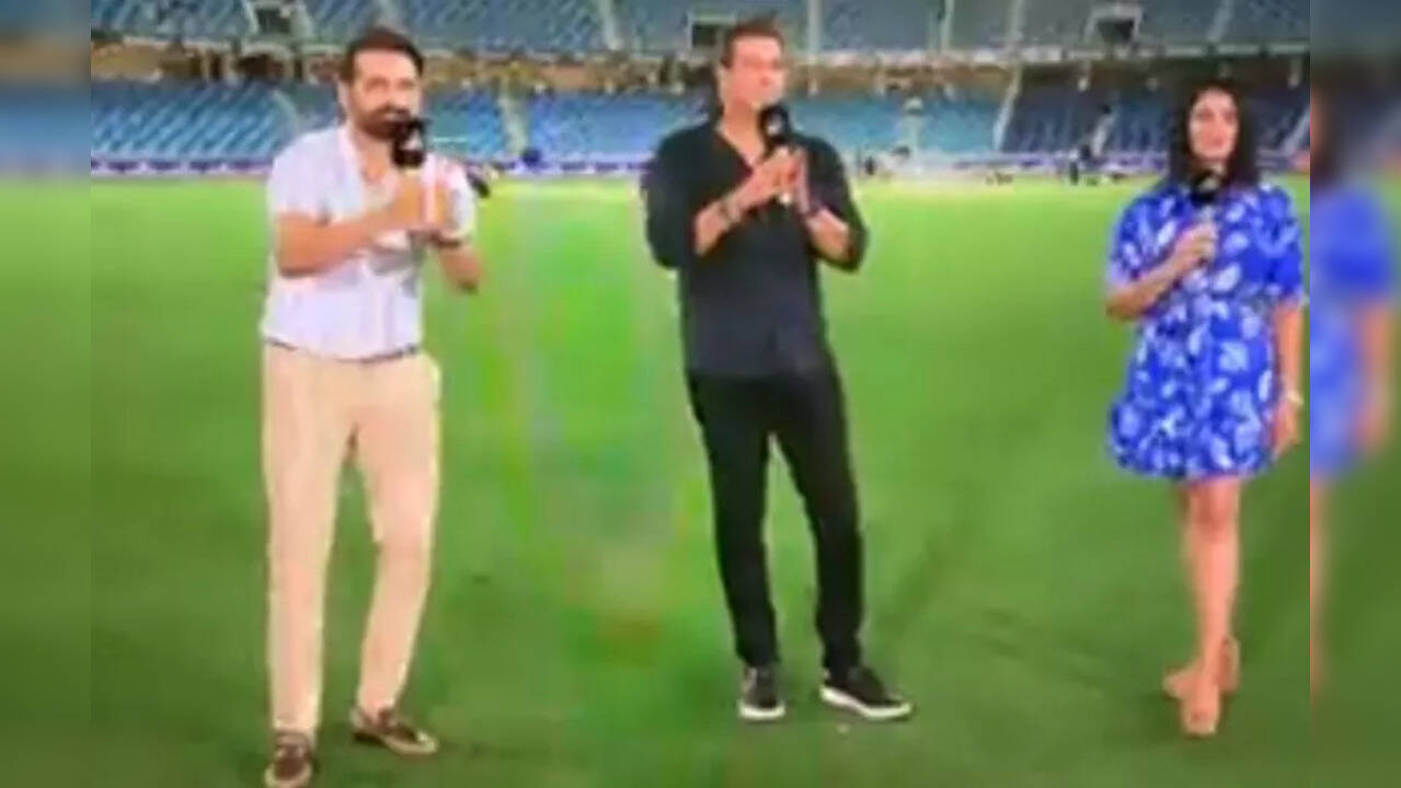 Watch: Irfan Pathan, Wasim Akram's special gesture for match-winner ...