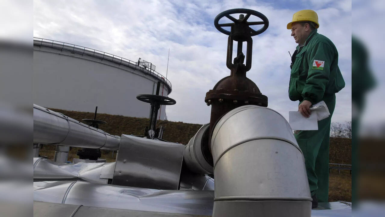 US 'determined' to enforce price cap on Russian oil to cut funding ...