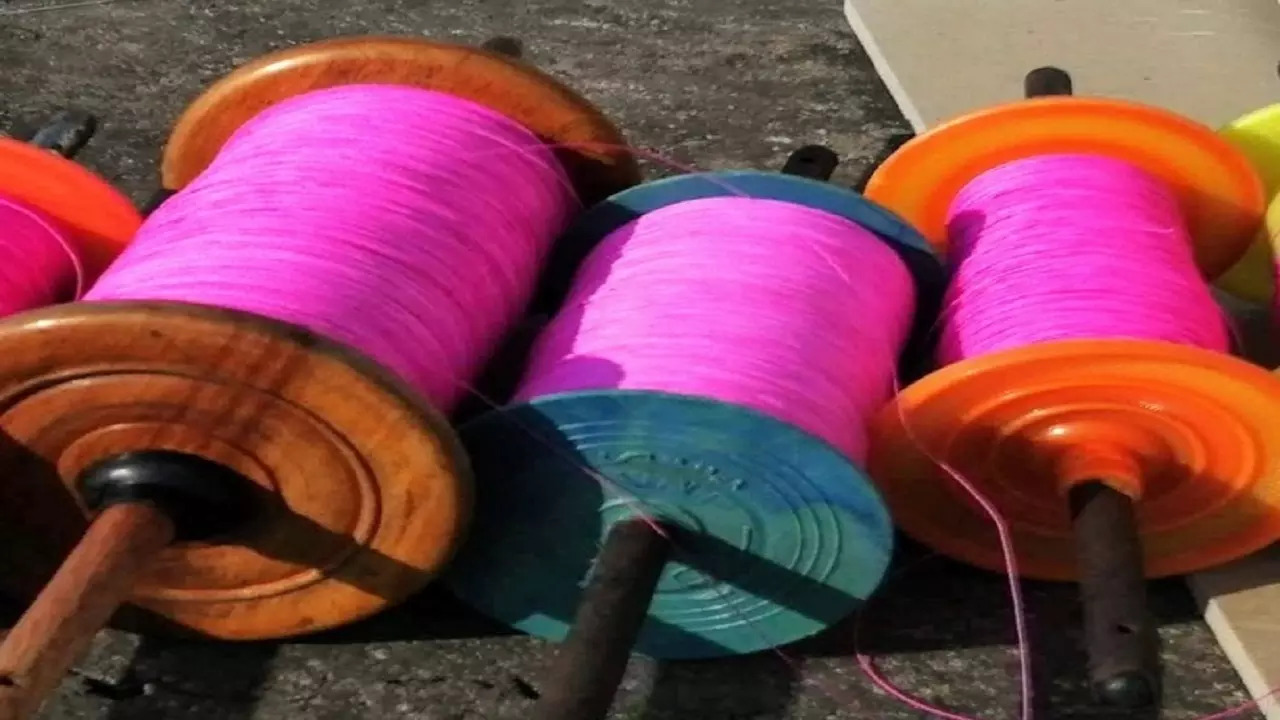 Kolkata: Close shave for biker as kite string cuts his face on Maa ...