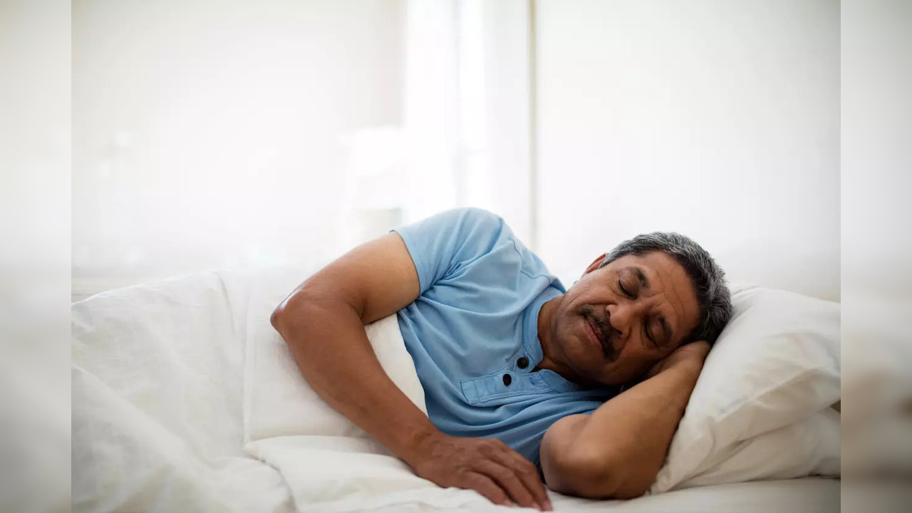 Study reveals THIS to be the ideal hours of sleep for people in middle ...