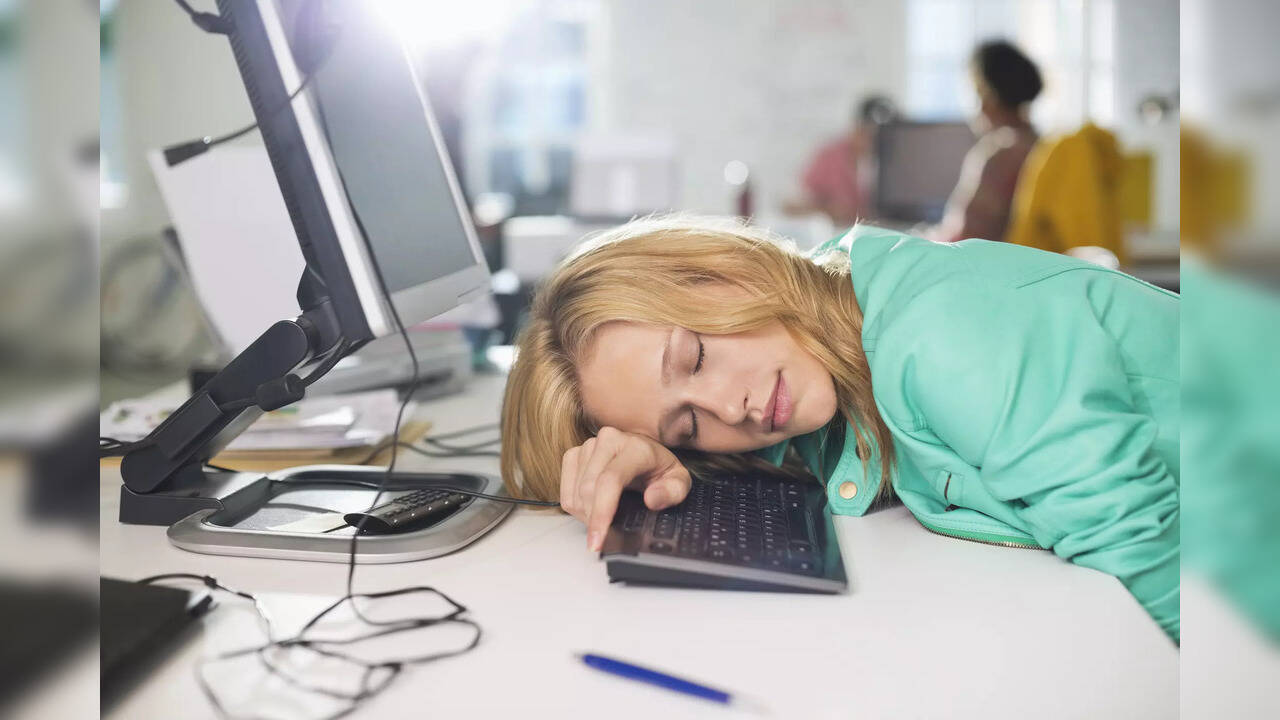 Feeling sleepy after lunch? Your eating habits can take the blame