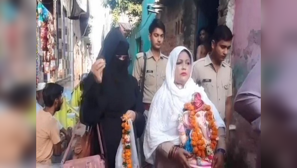 Amid death threats and fatwas, BJP's Ruby Khan steps out and immerses ...