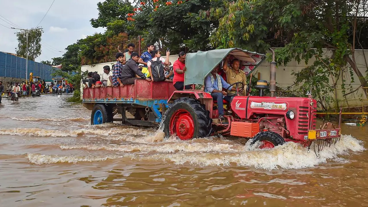 Prepare for the worst: IMD predicts heavy rain for Bengaluru, issues ...