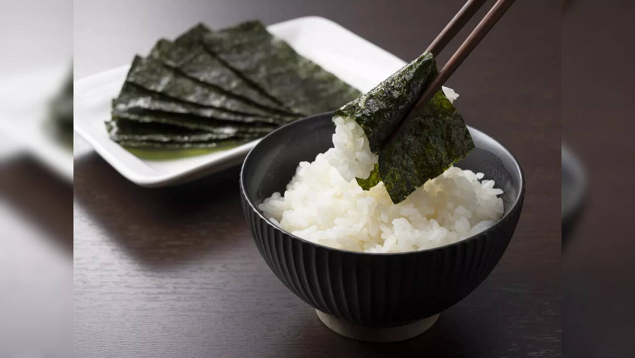 Love sushi? Know how seaweed- the outer layer of sushi is beneficial ...