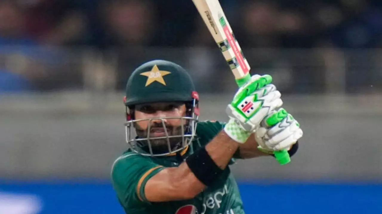 Saqlain Mushtaq: 'It is easy to give comments': Saqlain Mushtaq defends Mohammad Rizwan innings ...